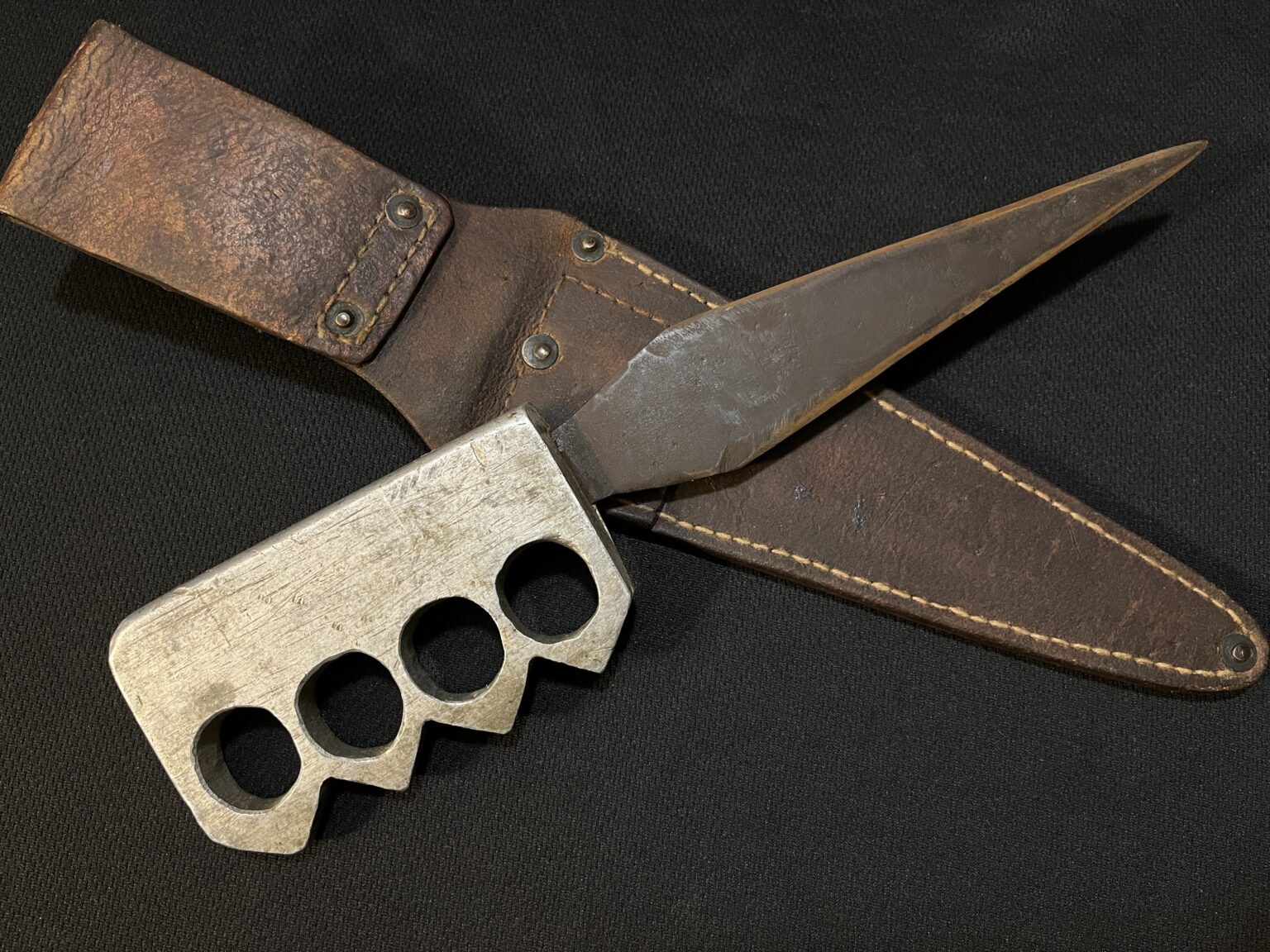 US WWII Knuckle Knife -WWI WW2 Trench Fighting -Rare Collection